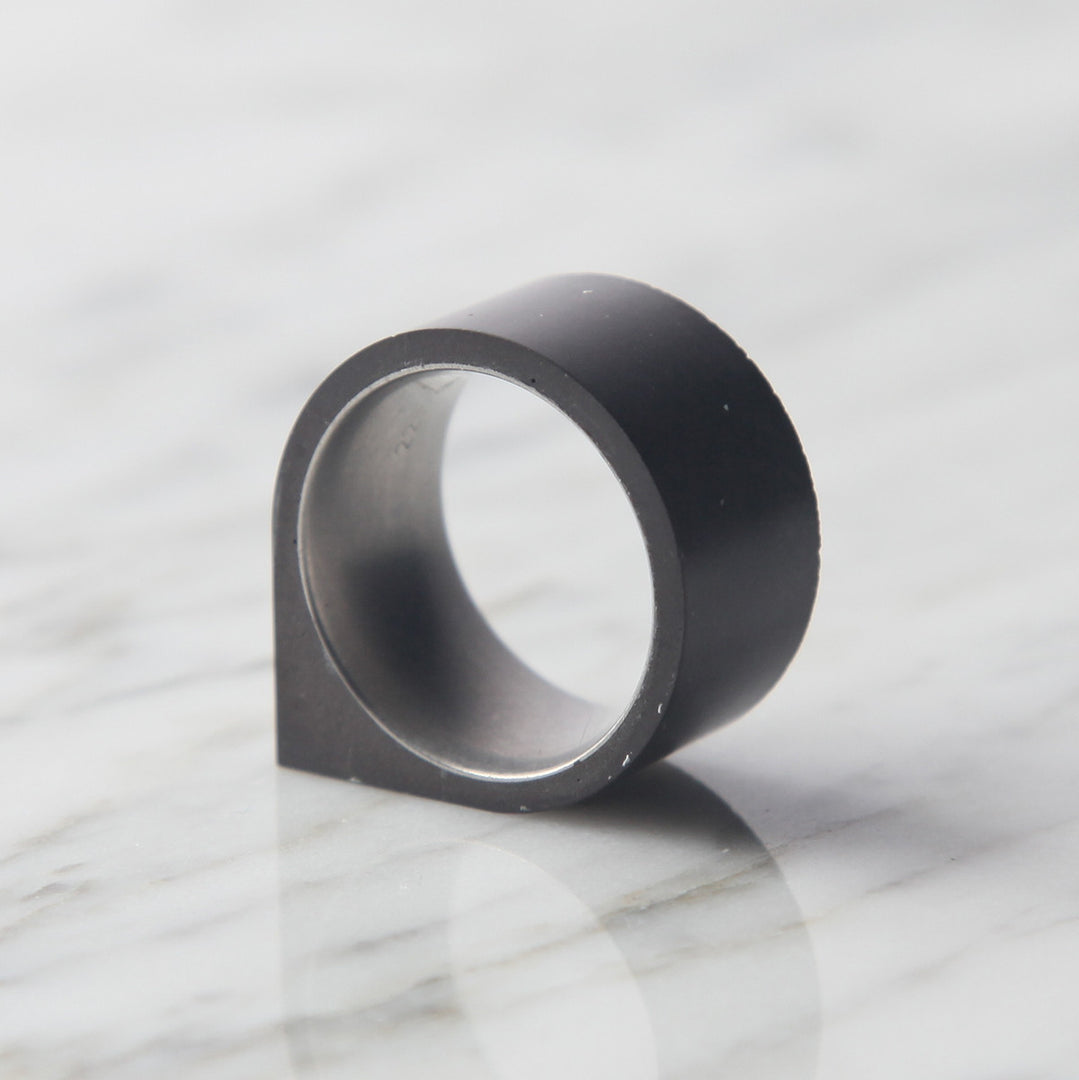 Corner Ring – 22STUDIO